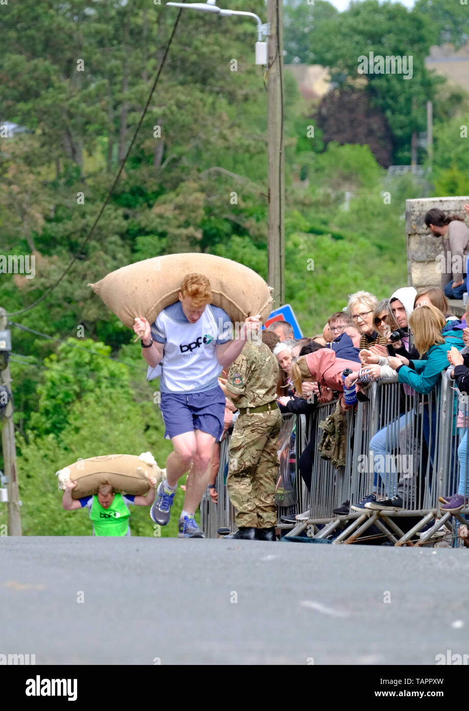 Tetbury woolsack race hi-res stock photography and images - Alamy