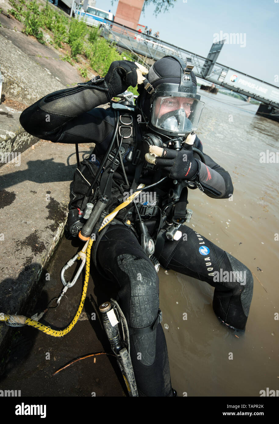 Technical operations unit hi-res stock photography and images - Alamy