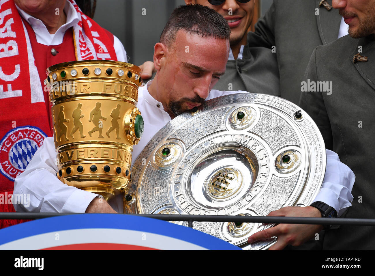 Franck RIBERY (Bayern Munich). with cup, cup, trophy and cup ...