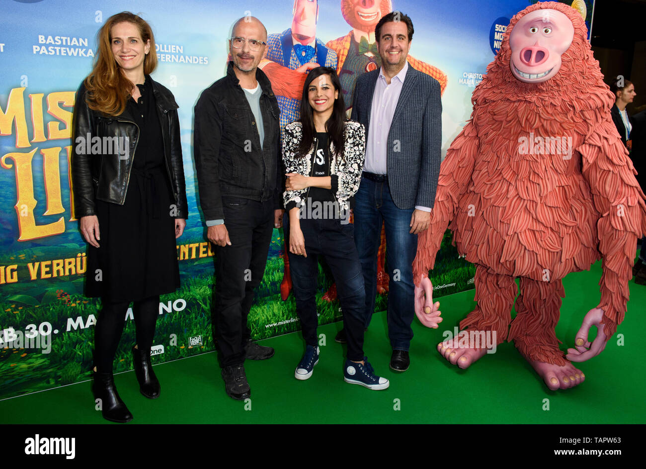 Berlin, Germany. 26th May, 2019. Arianne Sutner (l-r), producer ...