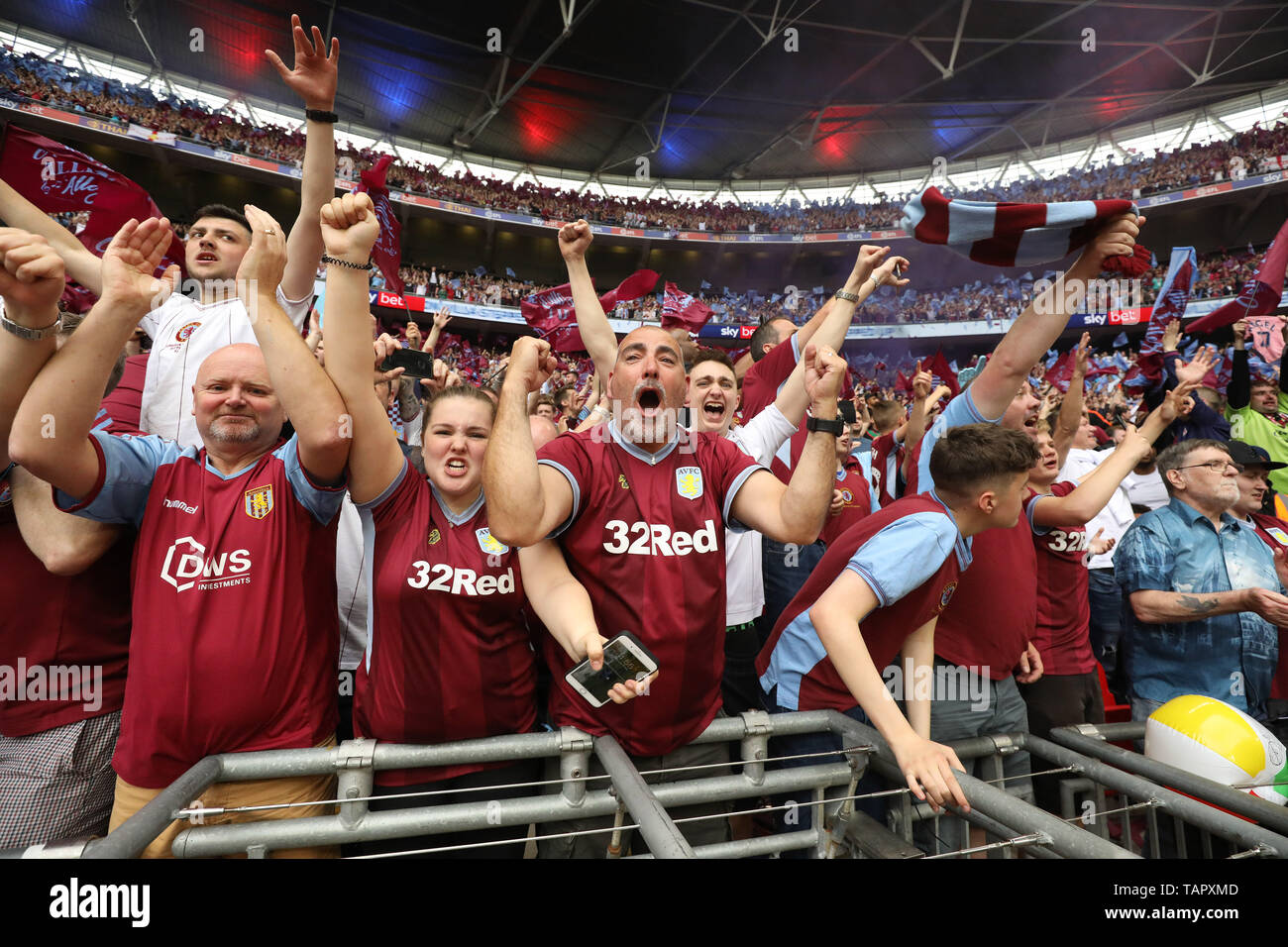 Villa fans hi-res stock photography and images - Alamy