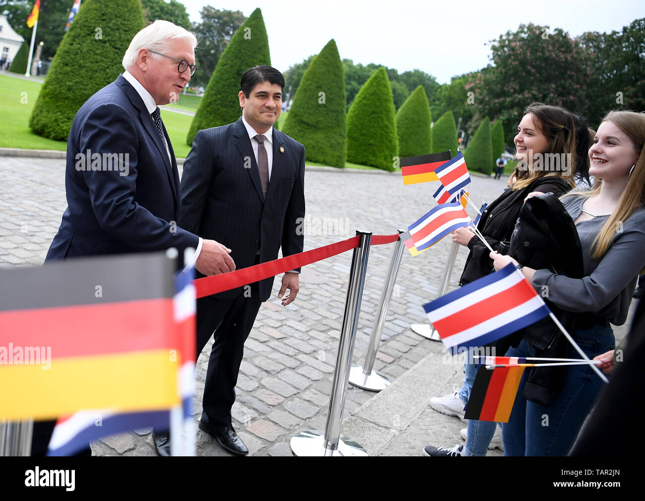 Berlin, Germany. 27th May, 2019. President Frank-Walter Steinmeier (l ...