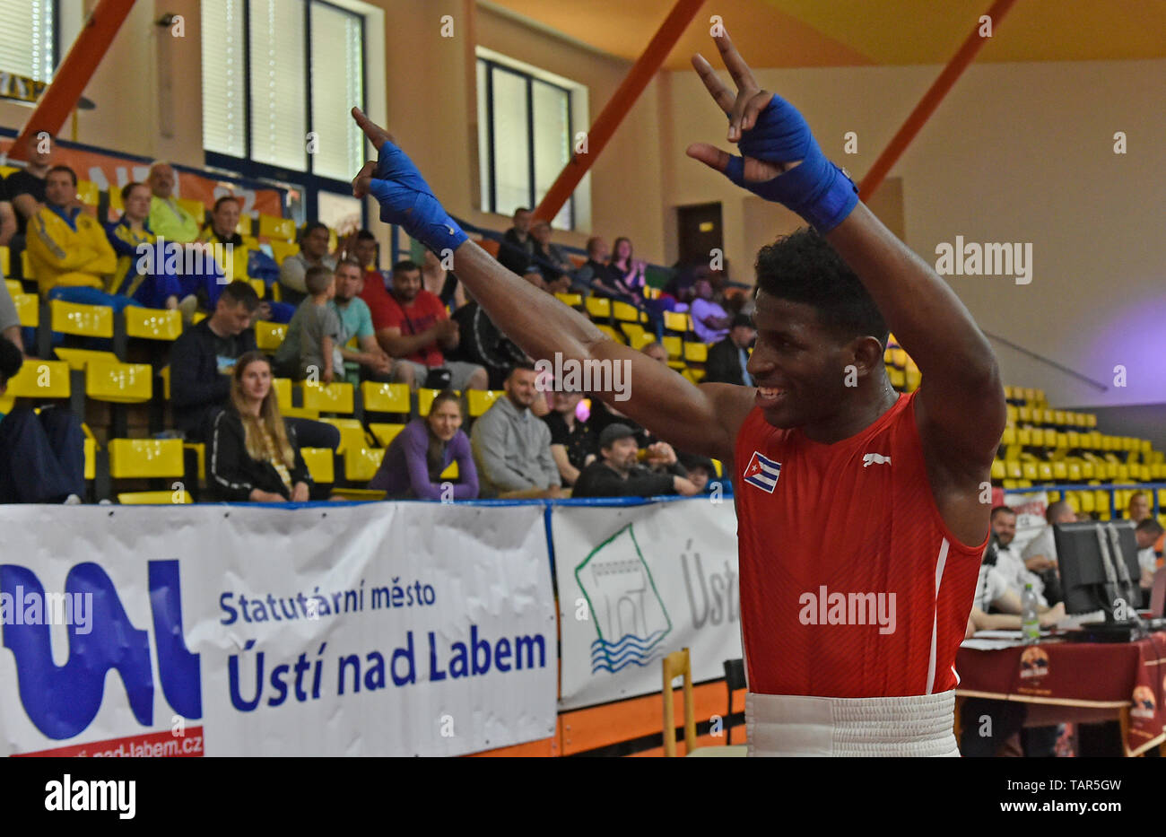 Andy cruz boxing hi-res stock photography and images - Alamy