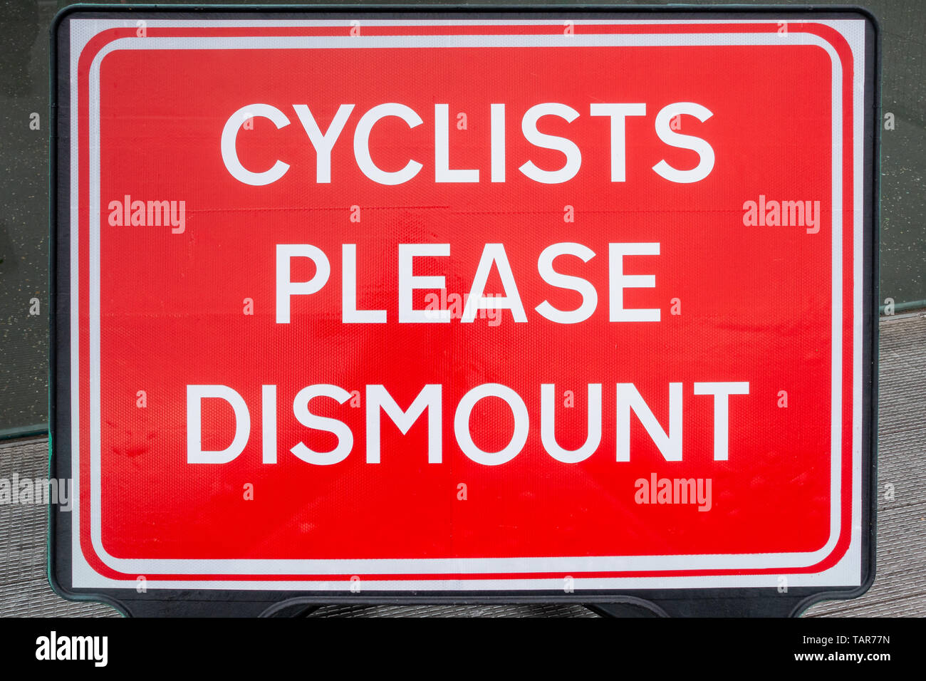 Cyclists cyclist dismount sign hi-res stock photography and images - Alamy