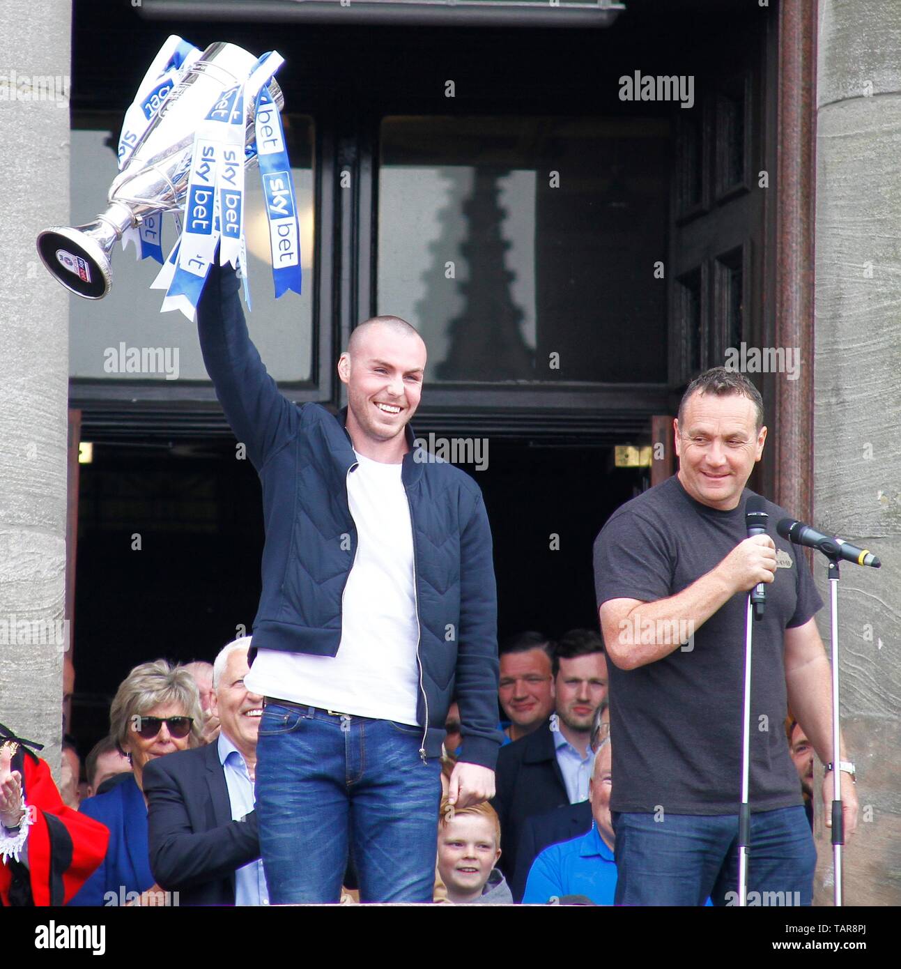 Steve mcnulty tranmere trophy hi-res stock photography and images - Alamy