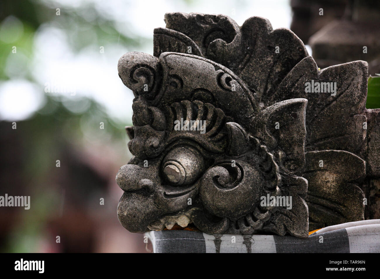 Stone face sculpture hi-res stock photography and images - Alamy