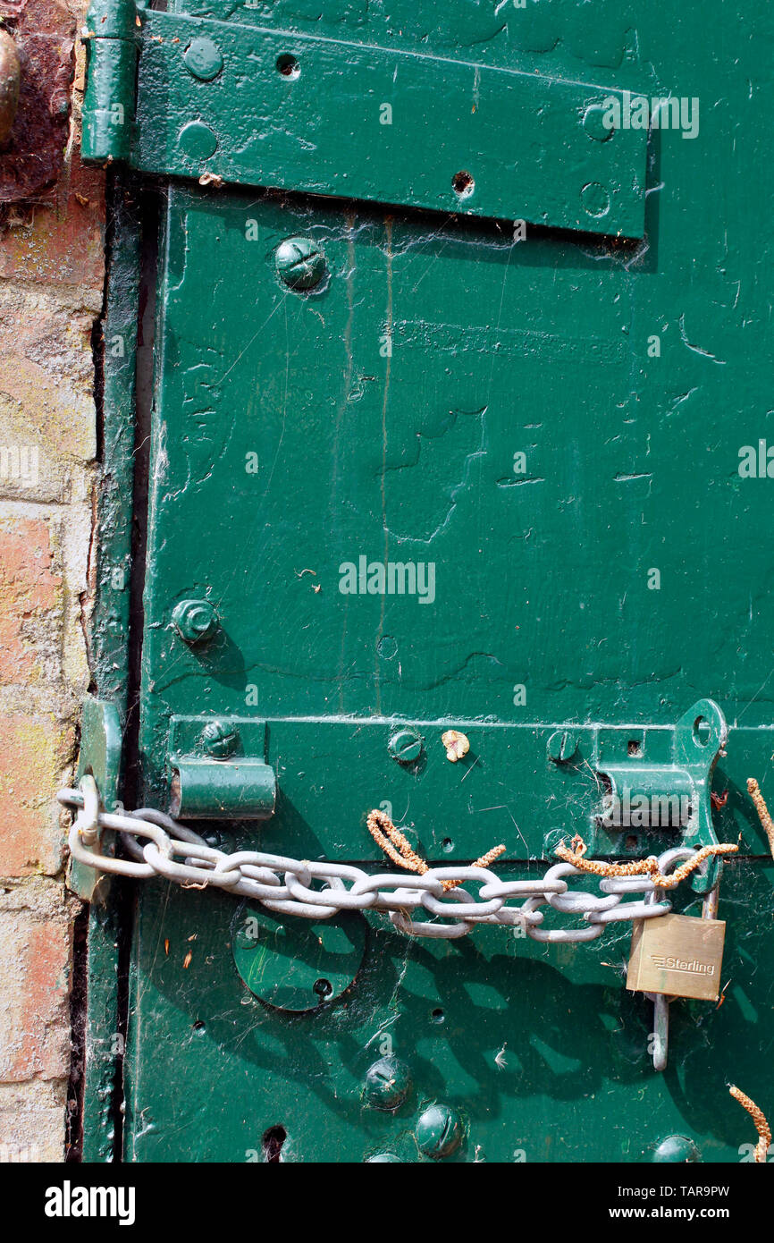 Strong holdfast safe door hi-res stock photography and images - Alamy
