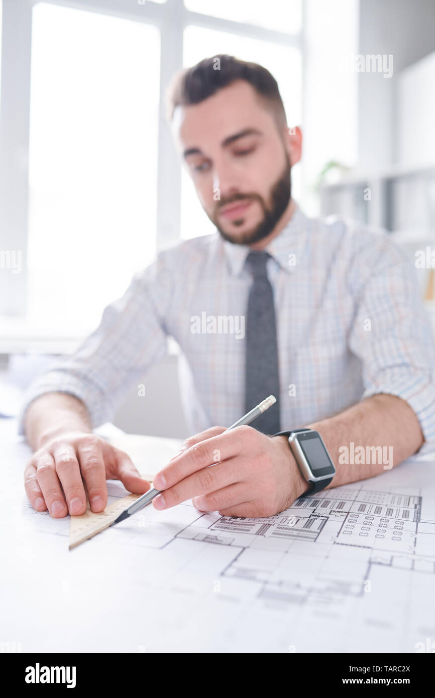 Man drawing sketch Stock Photo - Alamy