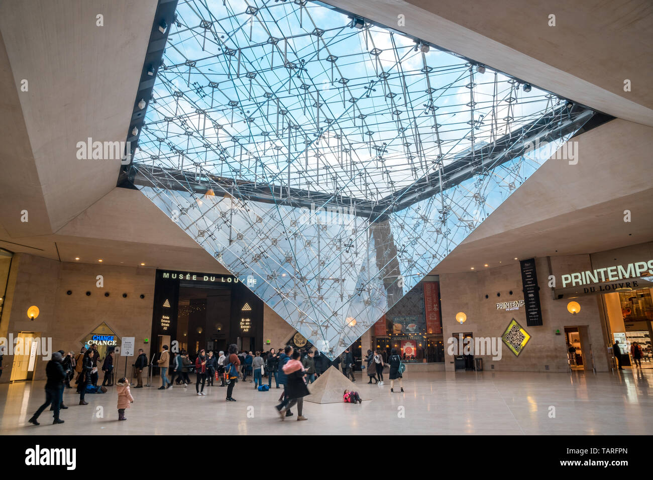 Musee du louvre inside of pyramid hi-res stock photography and images ...