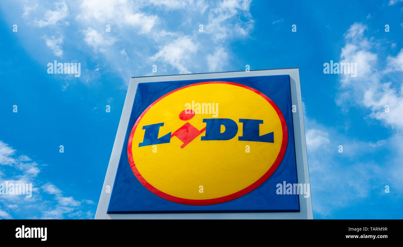 Lidl store hi-res stock photography and images - Alamy