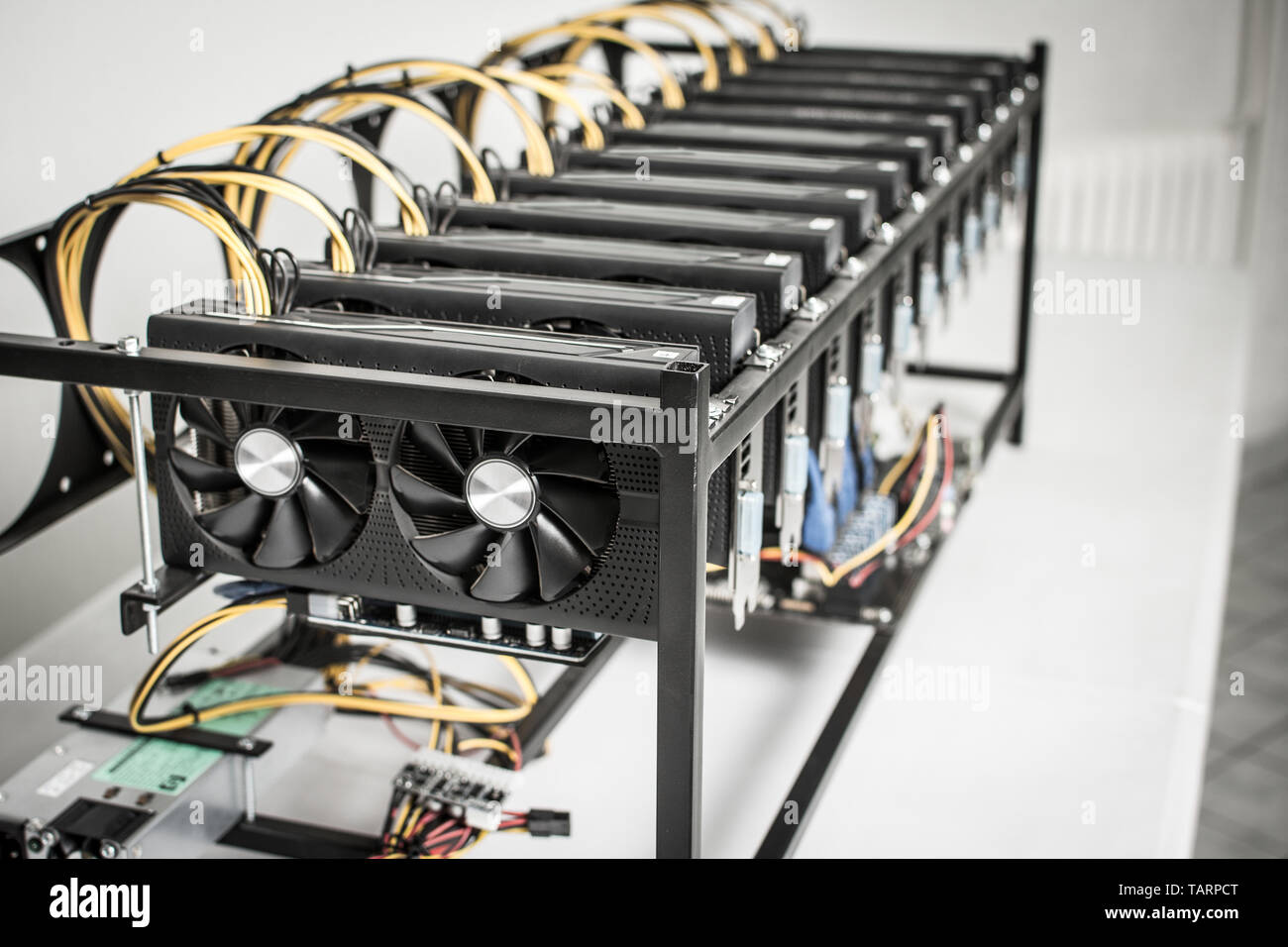 Cryptocurrency exchange machine hi-res stock photography and images - Alamy