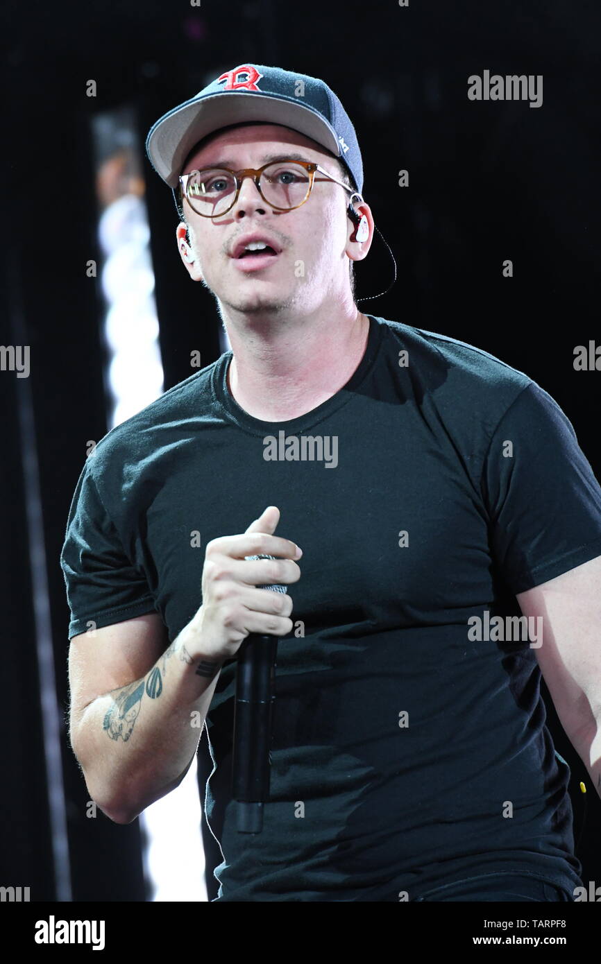 Logic rapper hi-res stock photography and images - Alamy