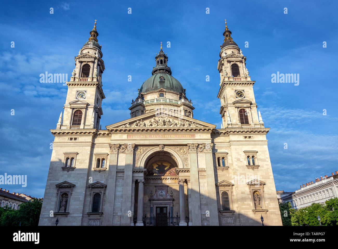 Facade of st stephens cathedral hi-res stock photography and images - Alamy