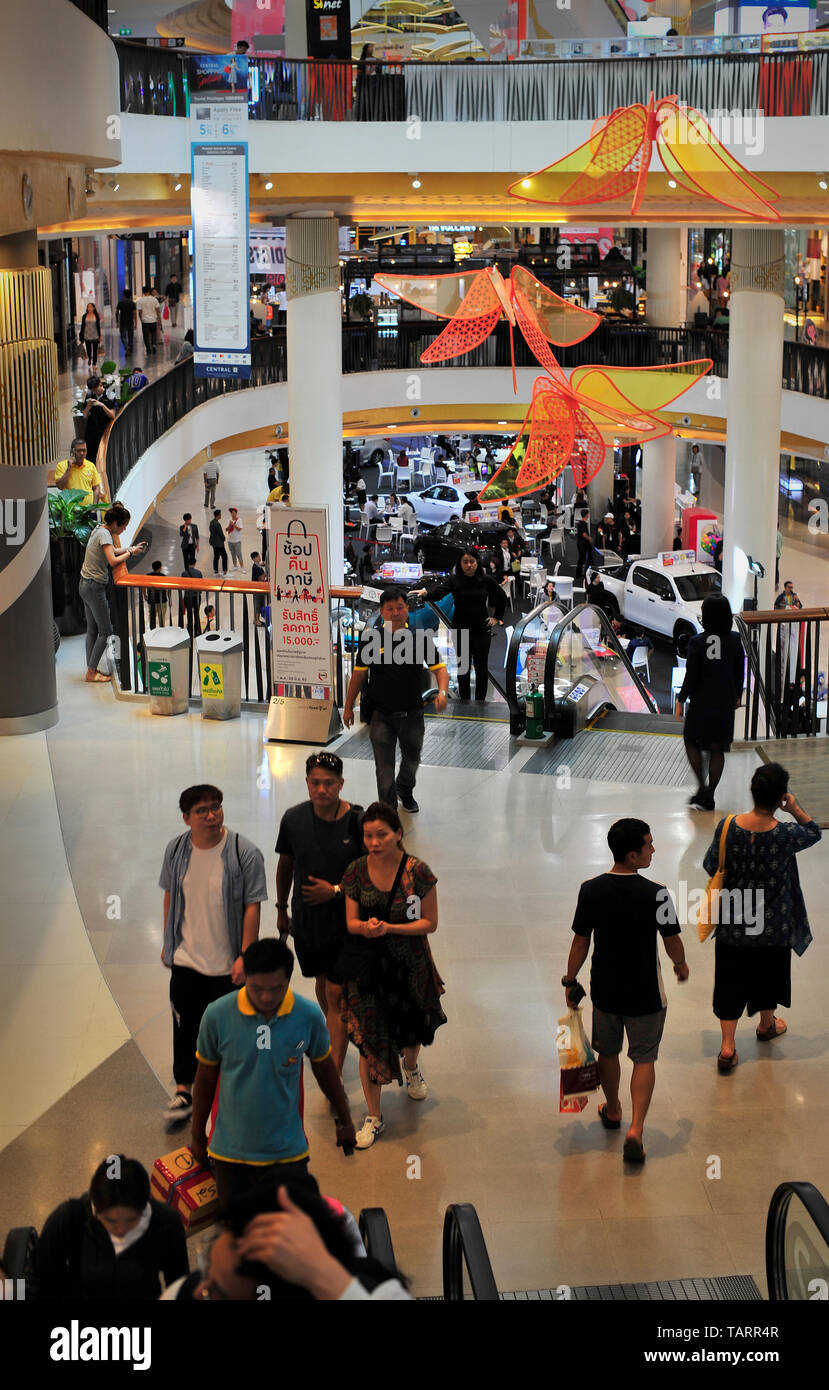 Multi level mall hi-res stock photography and images - Alamy