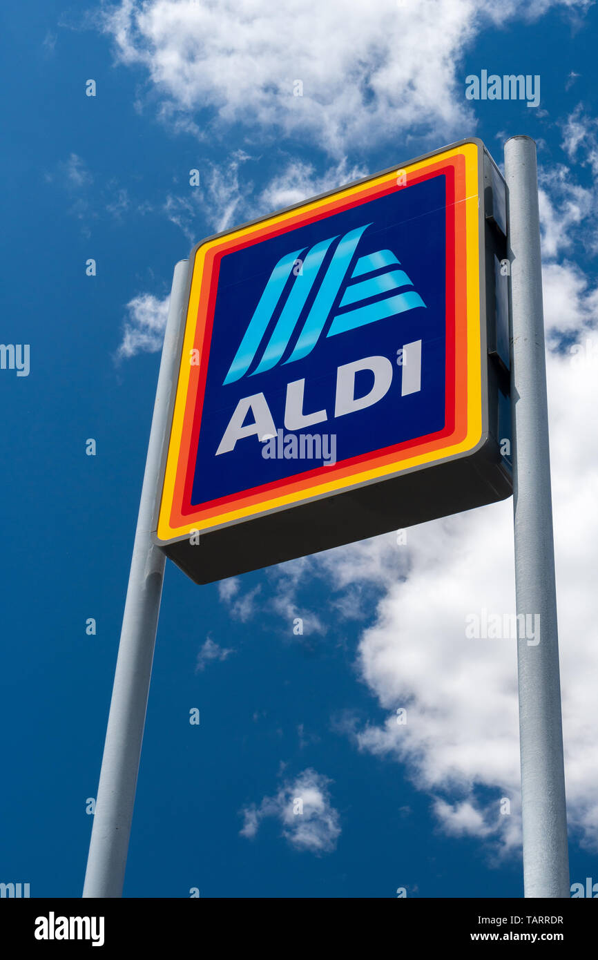 German aldi store hi-res stock photography and images - Alamy