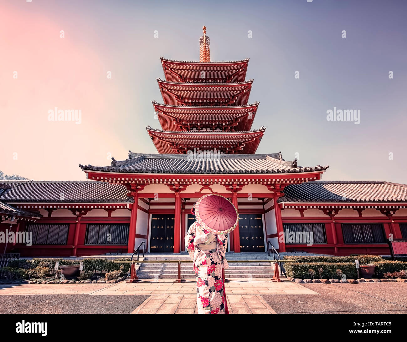 Senso ji temple tower hi-res stock photography and images - Alamy