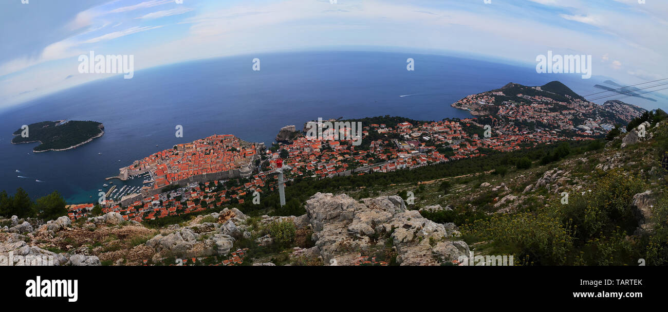 panoramic aerial view of Dubrovnik old town and new town in the ...