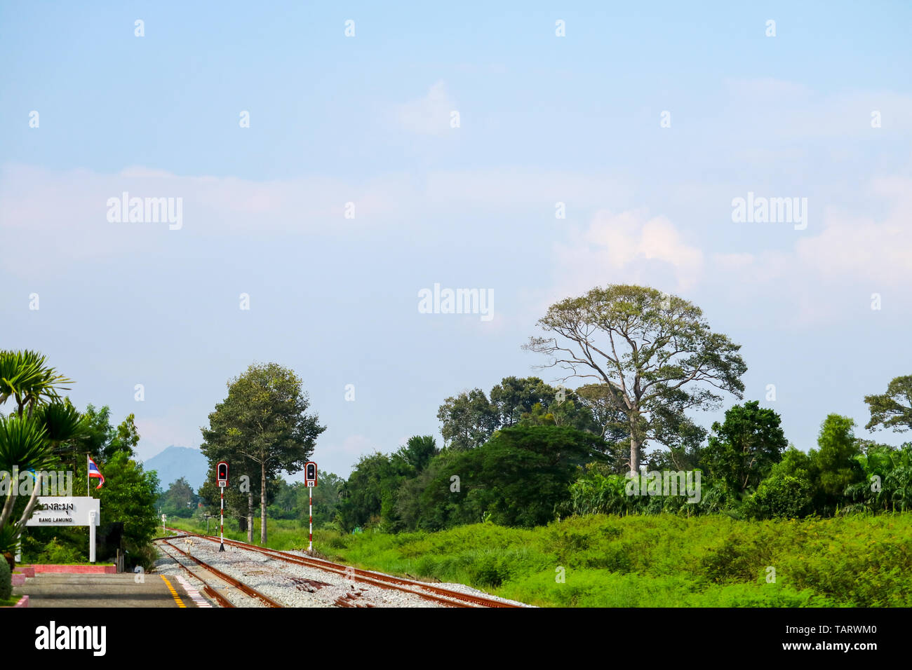 Shady train track hi-res stock photography and images - Alamy