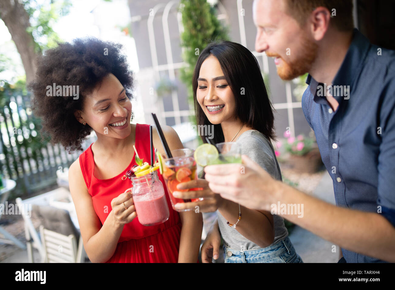 Diverse group of people laughing hi-res stock photography and images ...