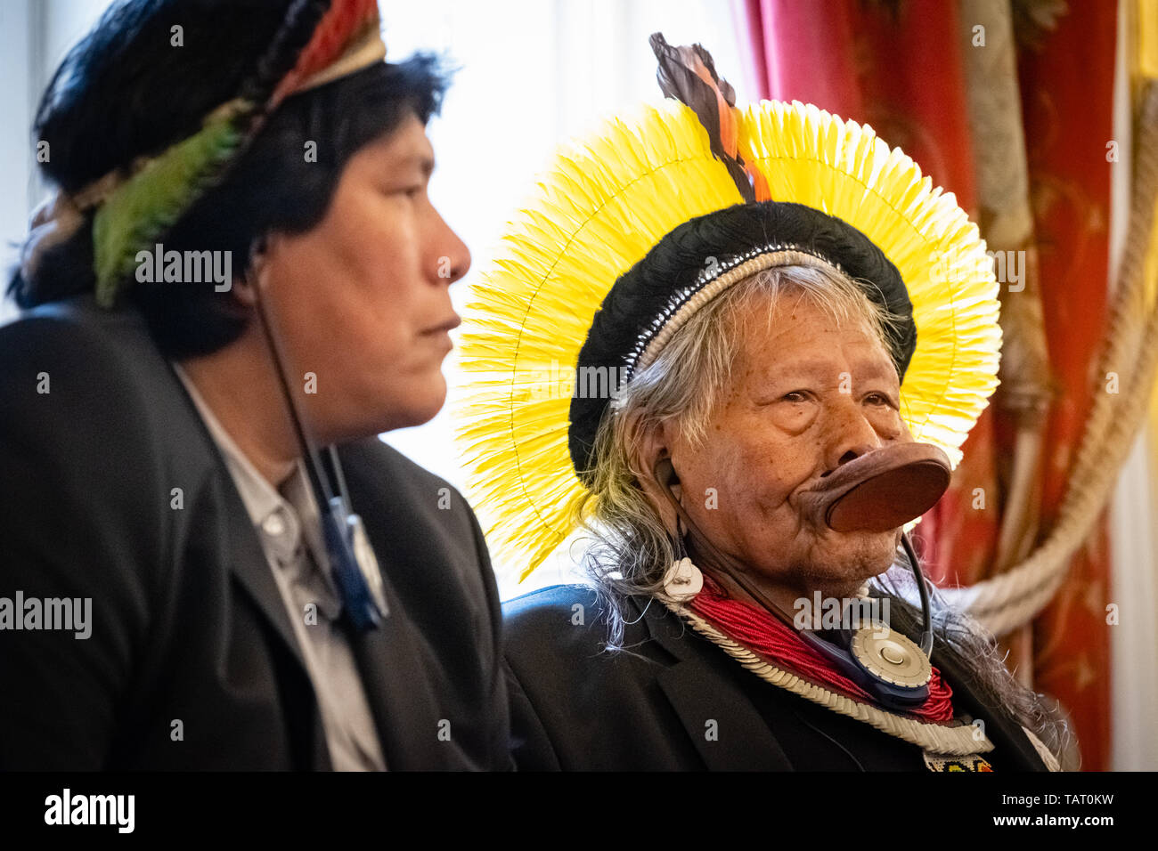 Cacique RAONI the leader of the Kayapos with Bemoro Stock Photo - Alamy