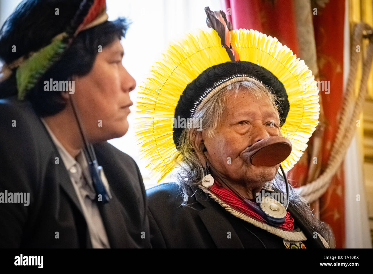 Cacique RAONI the leader of the Kayapos with Bemoro Stock Photo - Alamy