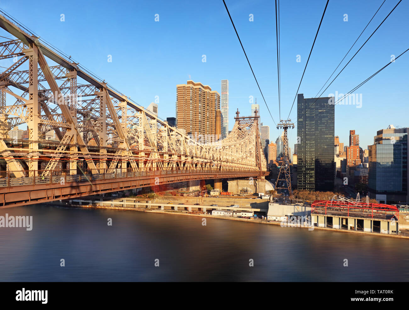 Queensboro bridge cable car hi-res stock photography and images - Alamy