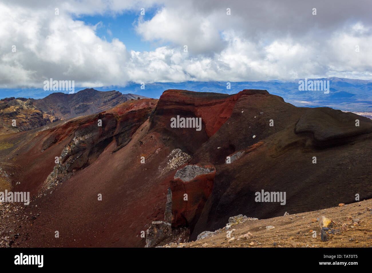 Red Crater on the top of Tongariro Volcano, Tongariro Crossing National ...