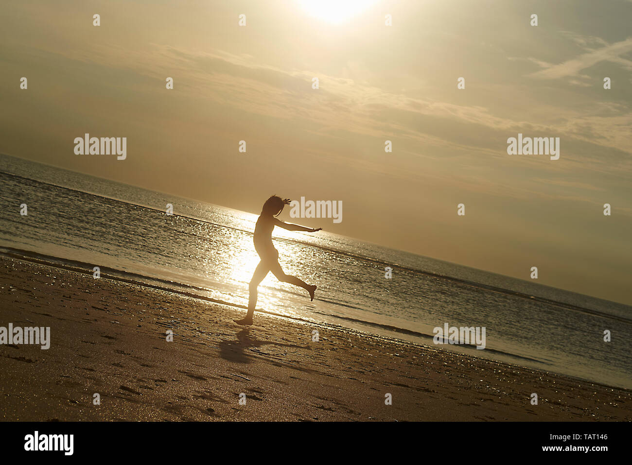 Walking handstand hi-res stock photography and images - Alamy
