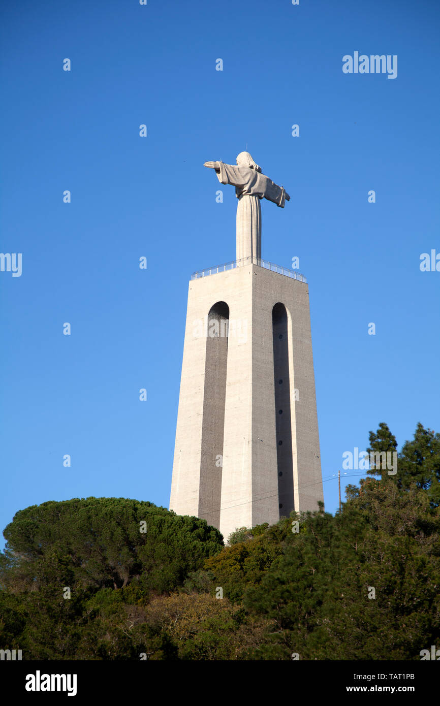 Cristo rei statue lisbon hi-res stock photography and images - Alamy