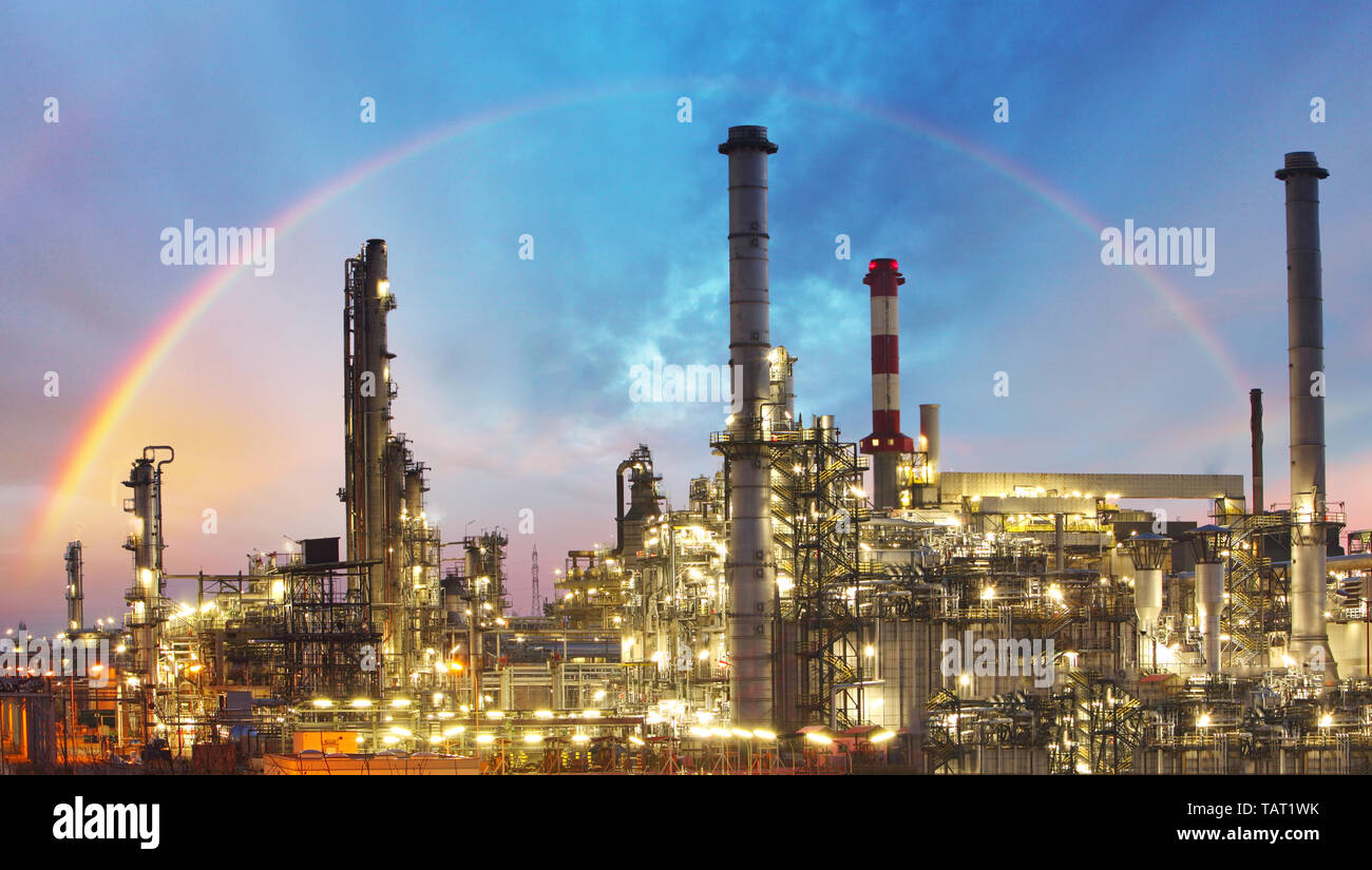 Oil refinery sunset hi-res stock photography and images - Alamy