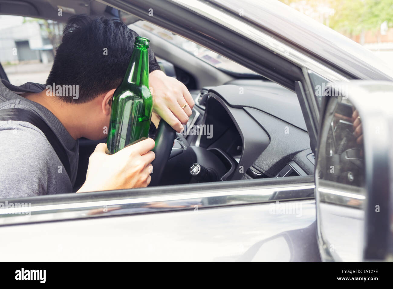 Illustration man driving car drunk hi-res stock photography and images ...