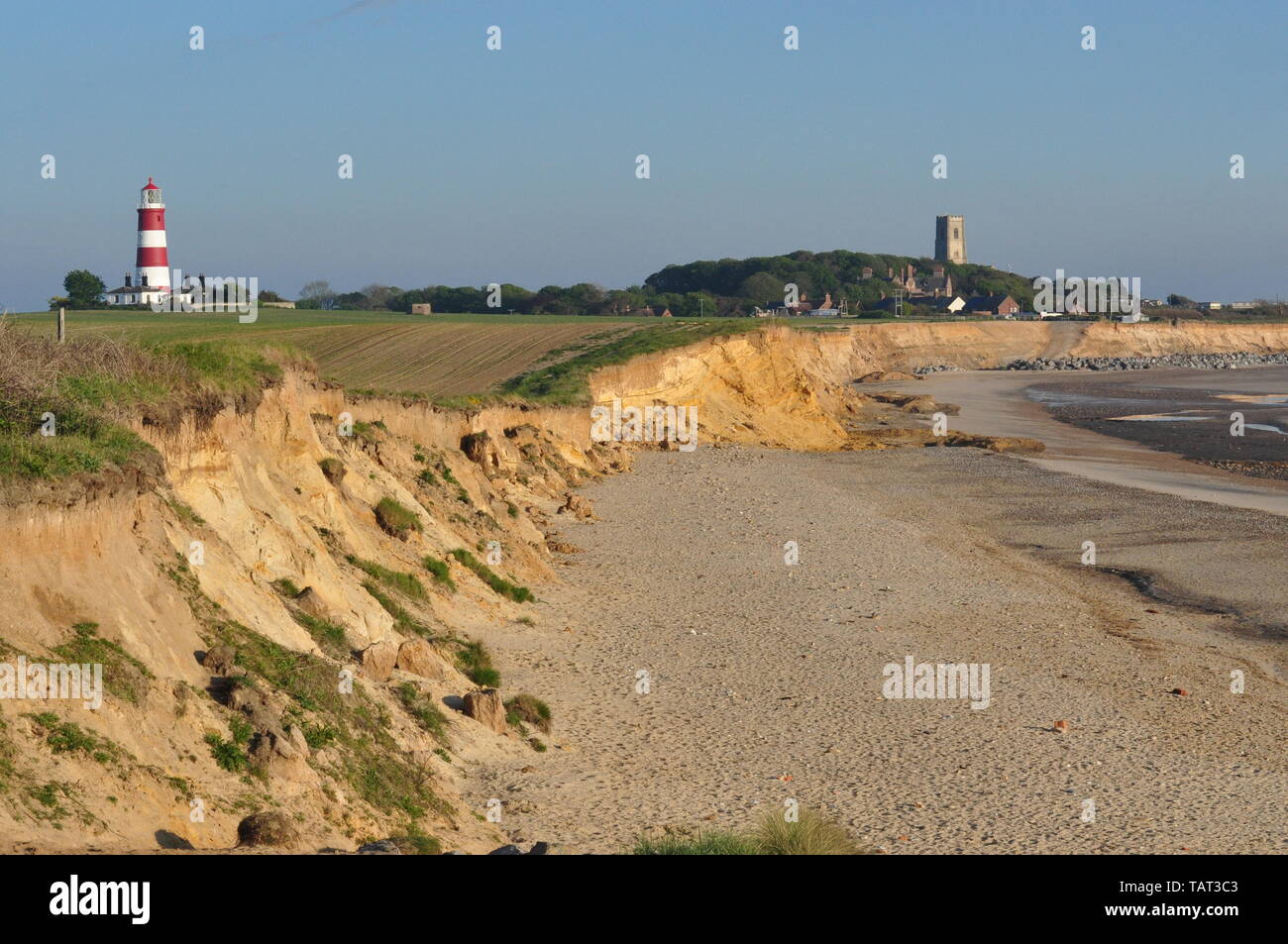 Happisburgh beach lighthouse hi-res stock photography and images - Alamy