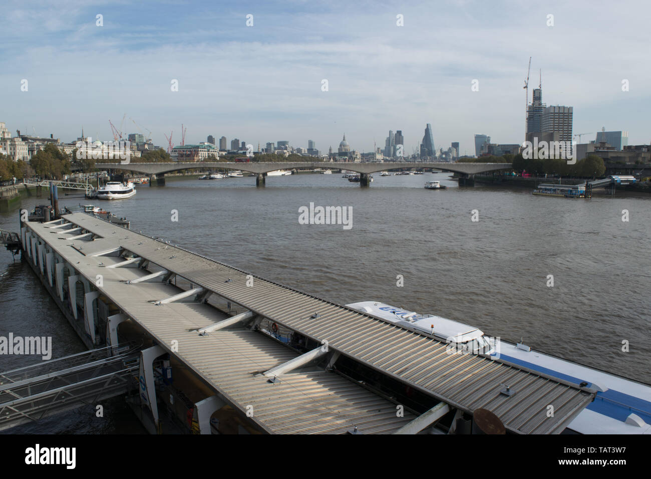 Nice view of thames hi-res stock photography and images - Alamy