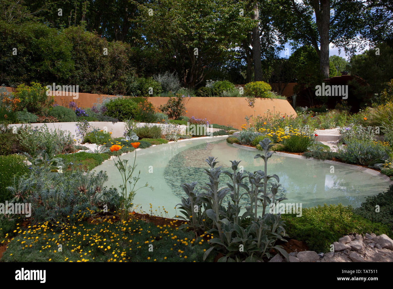 RHS Chelsea Flower Show 2019: the Dubai Majlis Garden designed by ...