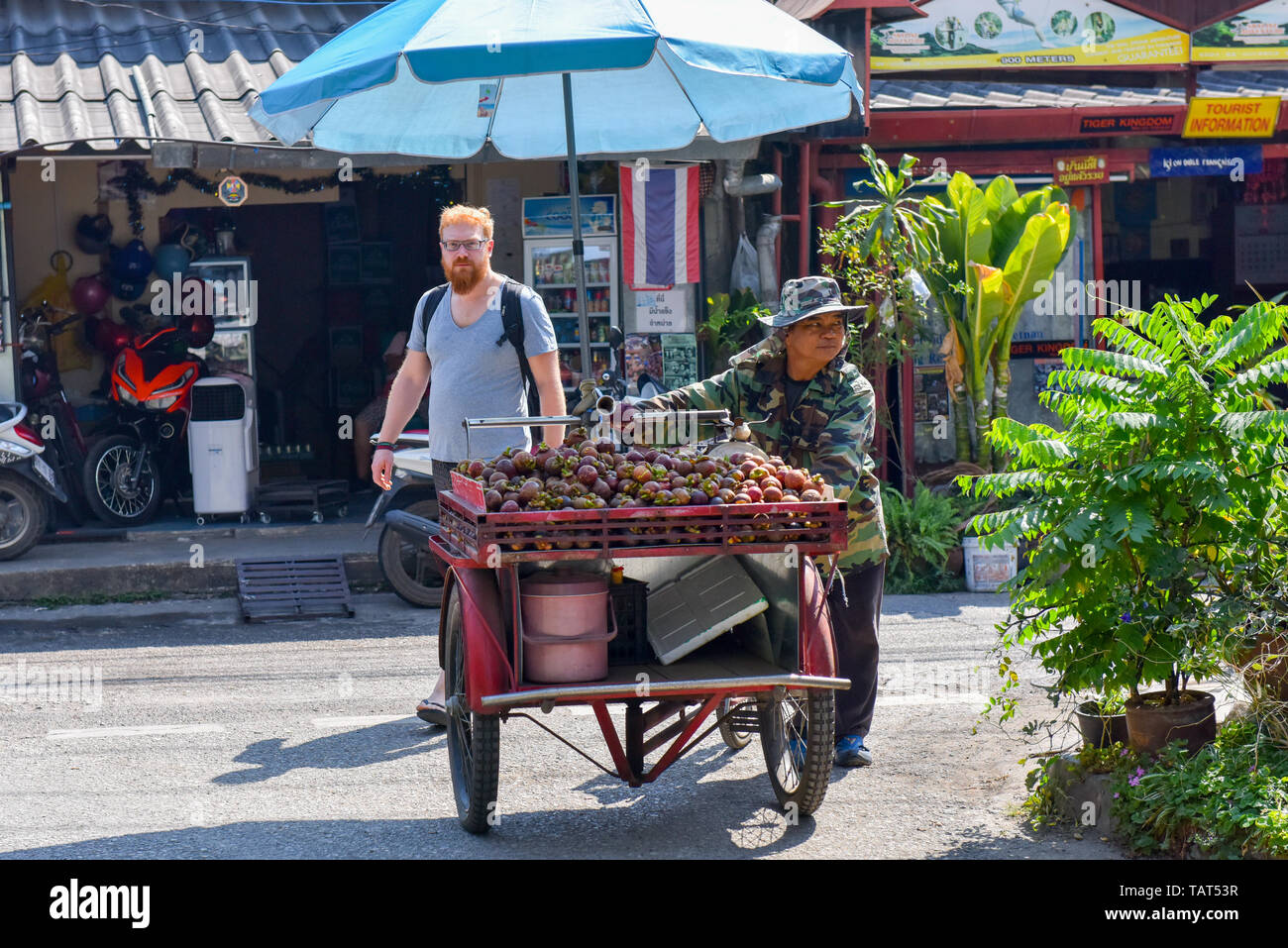 Old man selling hand hi-res stock photography and images - Alamy