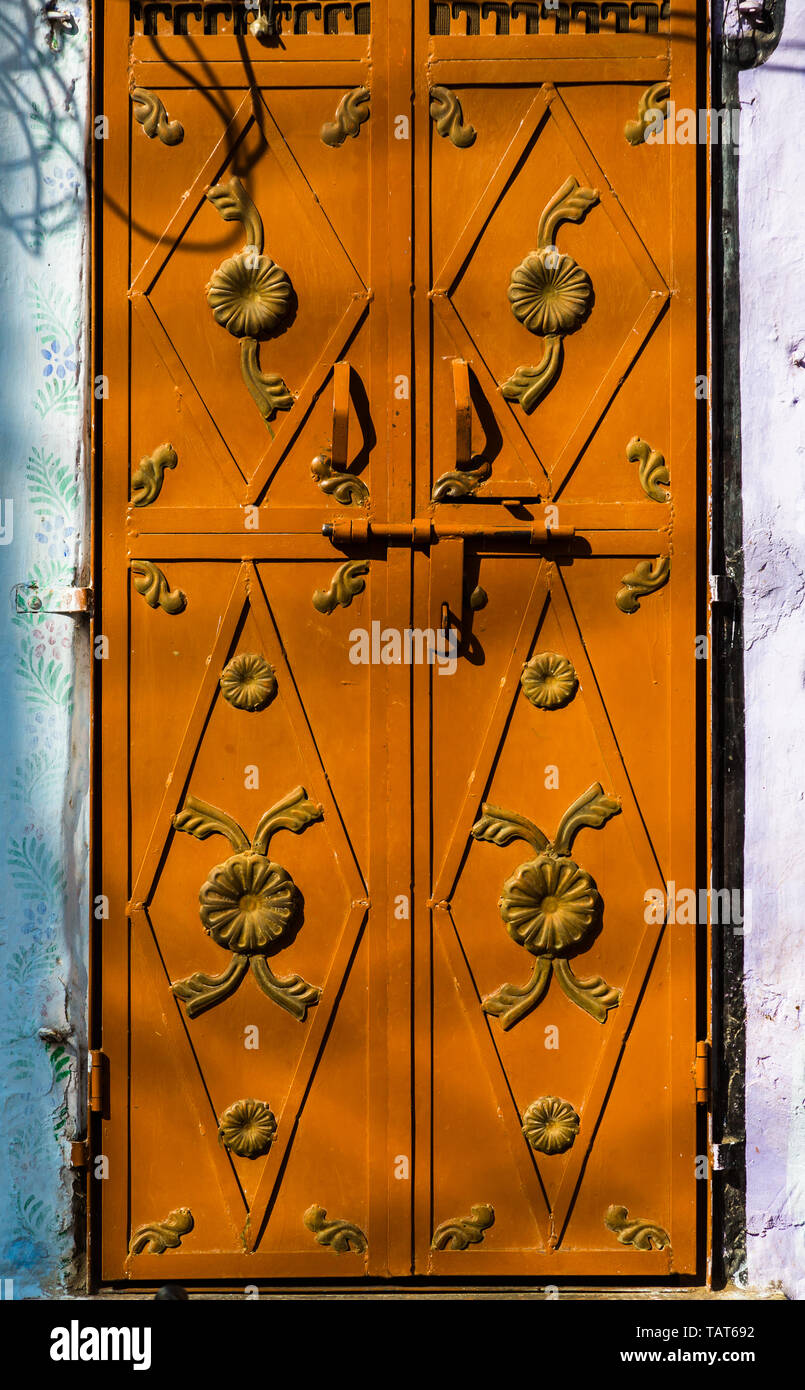 Old house gujarat india hi-res stock photography and images - Alamy