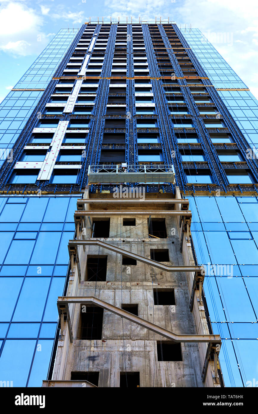 Modern concrete building hi-res stock photography and images - Alamy