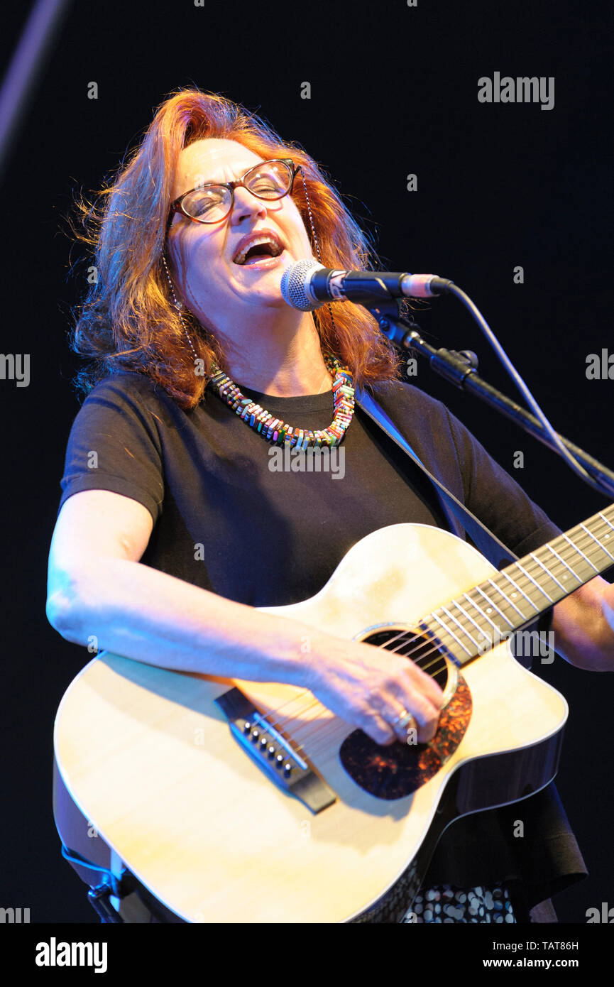 Barbara singer hi-res stock photography and images - Alamy