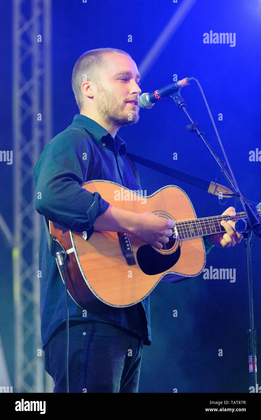 Adam holmes musician hi-res stock photography and images - Alamy