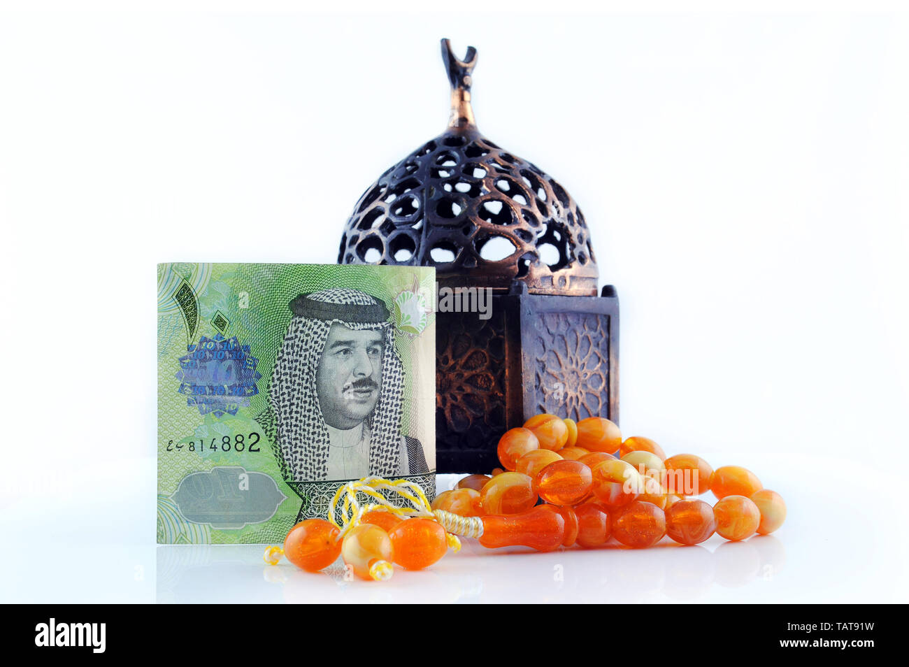 Kingdom of Bahrain currency Stock Photo - Alamy