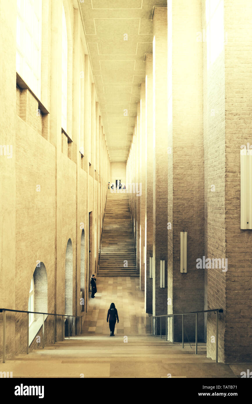 Corridor with tall columns in the Munich Museum Stock Photo - Alamy