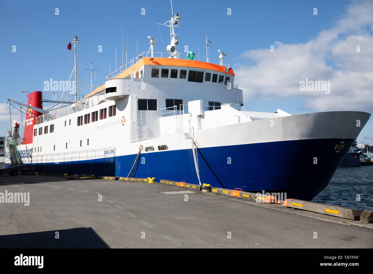 Ocean diamond ship arctic hi-res stock photography and images - Alamy