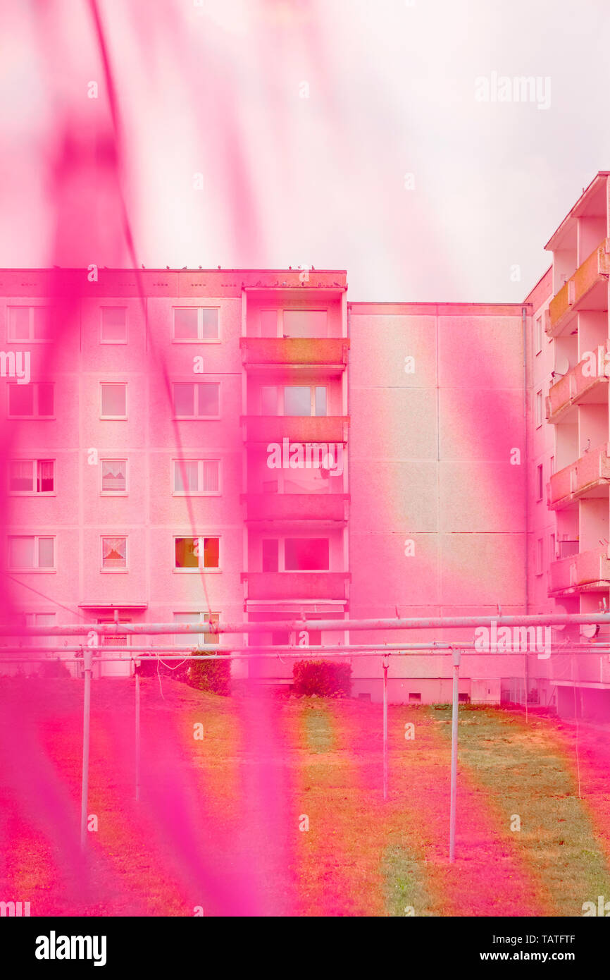 Fluorescent pink plastic clothes line / washing line / laundry line ...