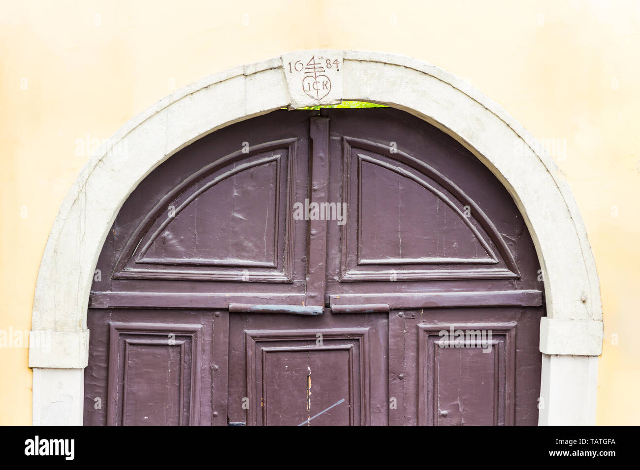 Simple Baroque gate arch 1684 Stock Photo - Alamy