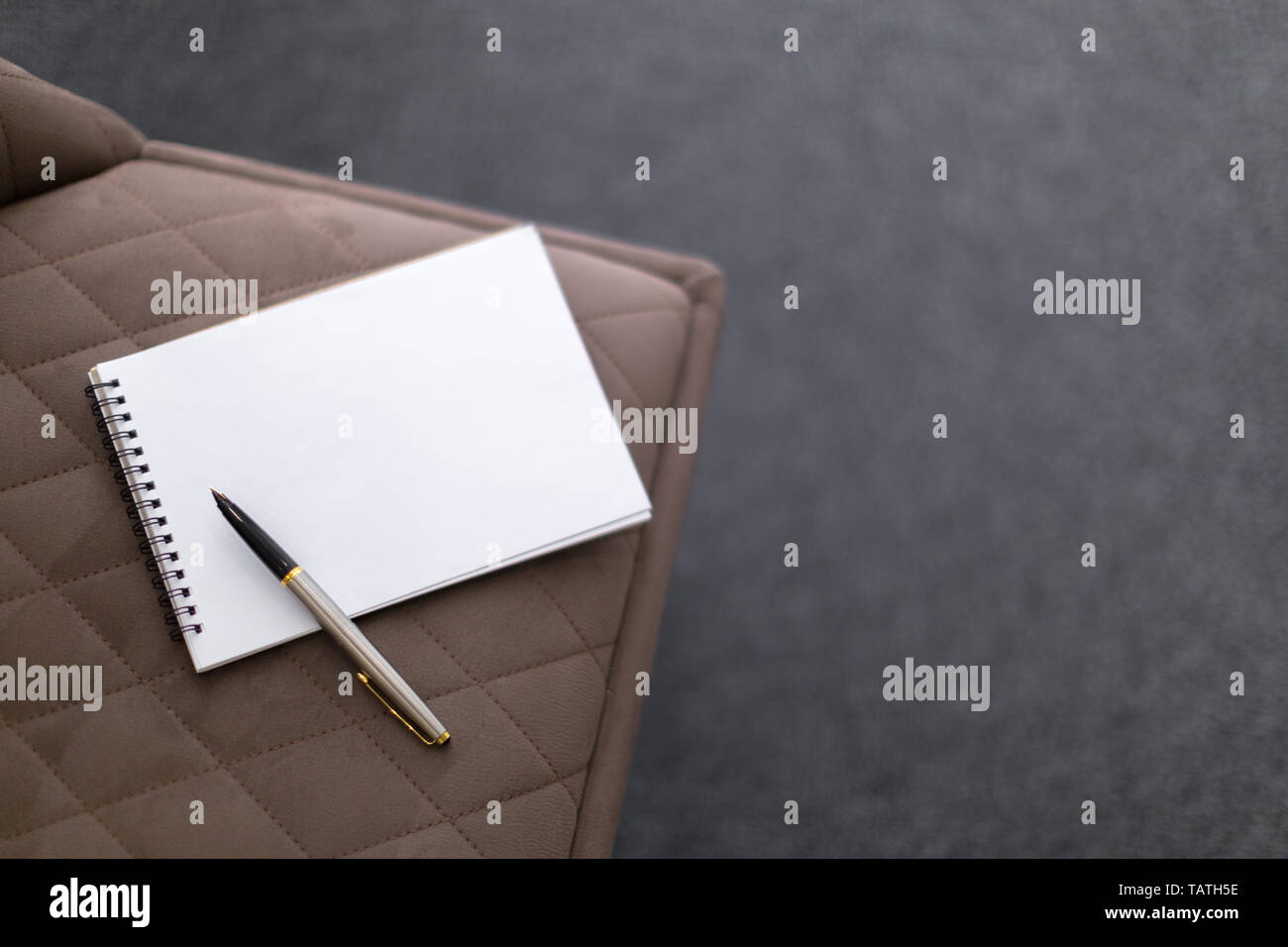 notes in a hotel room Stock Photo - Alamy