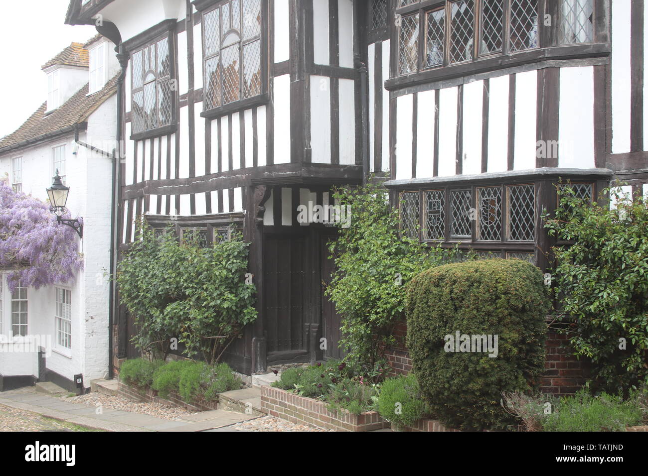MERMAID STREET IN RYE EAST SUSSEX Stock Photo - Alamy