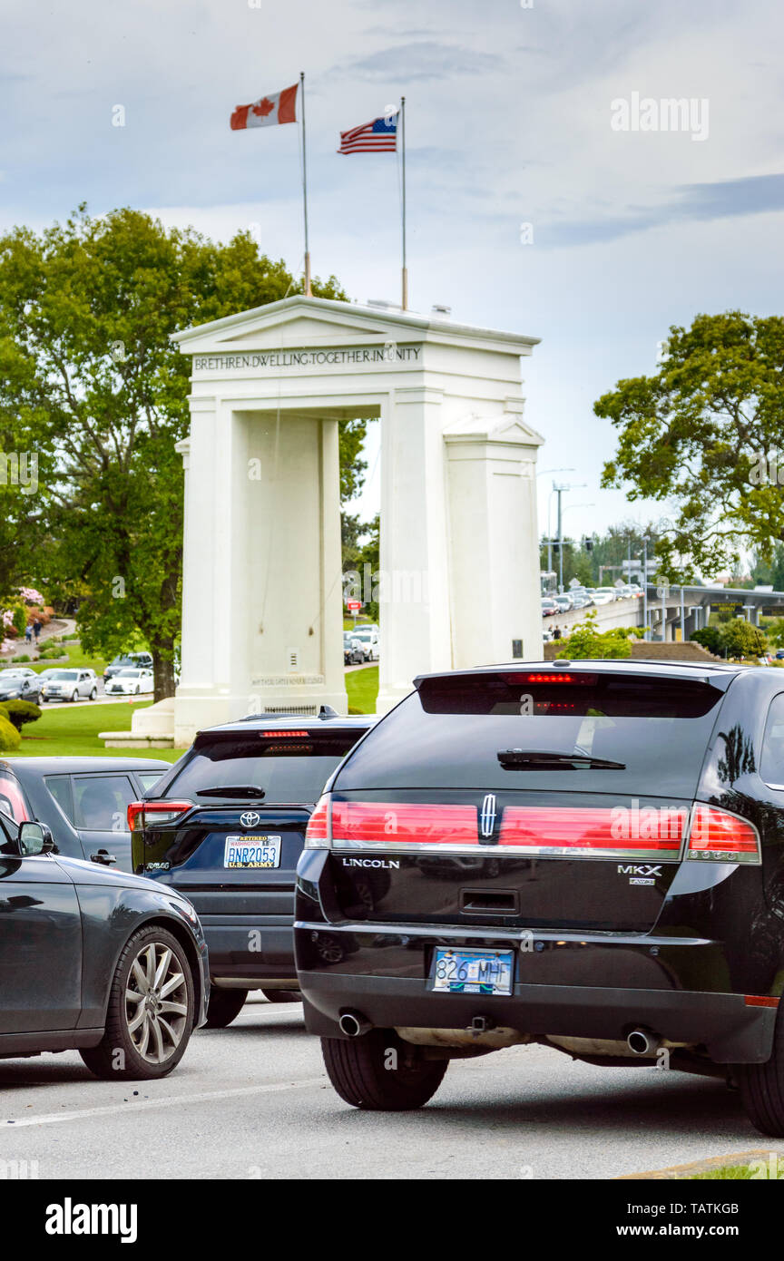 Peace arch border crossing blaine car hi-res stock photography and ...