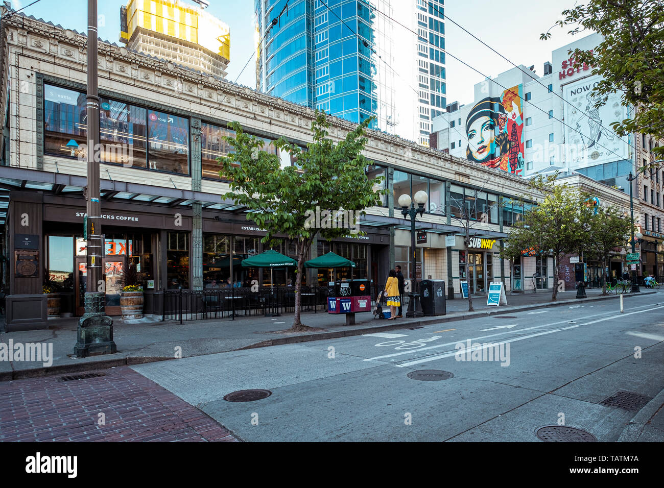 Beautiful architecture of old building and shopping street in Seattle ...