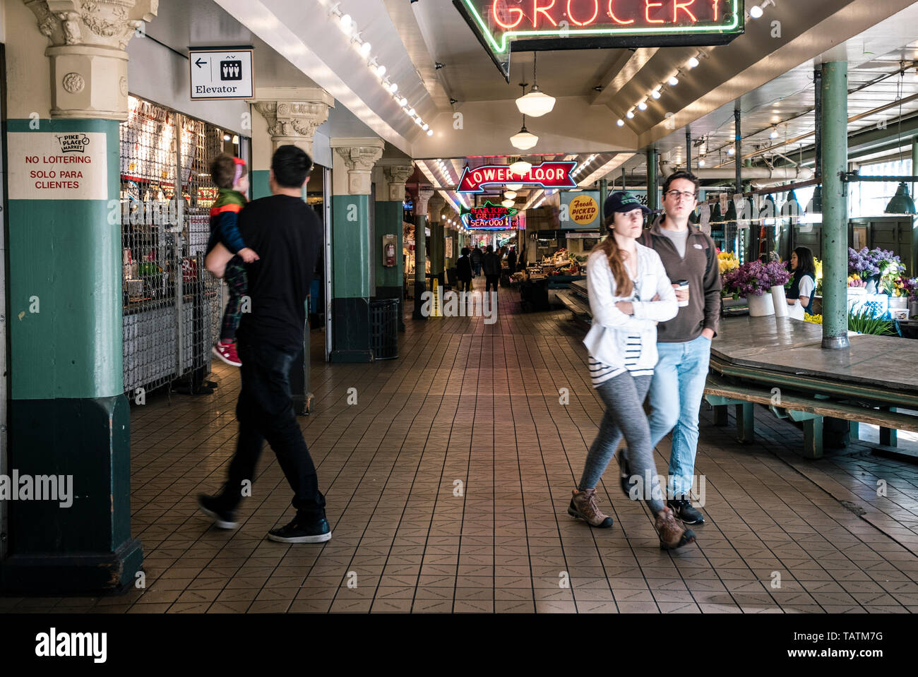 Seattle farmers market town city hi-res stock photography and images ...