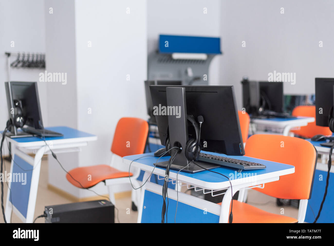Empty computer classroom chairs hi-res stock photography and images - Alamy